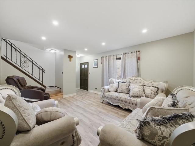 20 Ottawa Court
