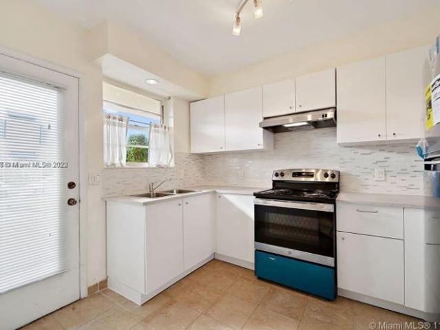 20 Park Dr #4, Bal Harbour, FL 33154