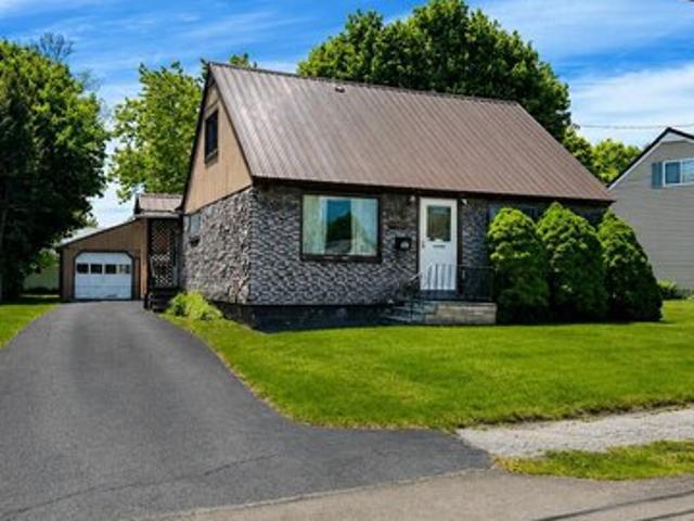 20 Park St, East Millinocket, ME 04430
