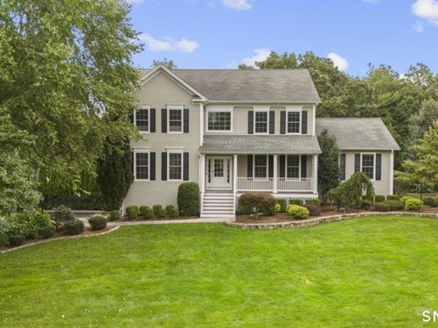 20 Park View Ln, Monroe, CT 06468