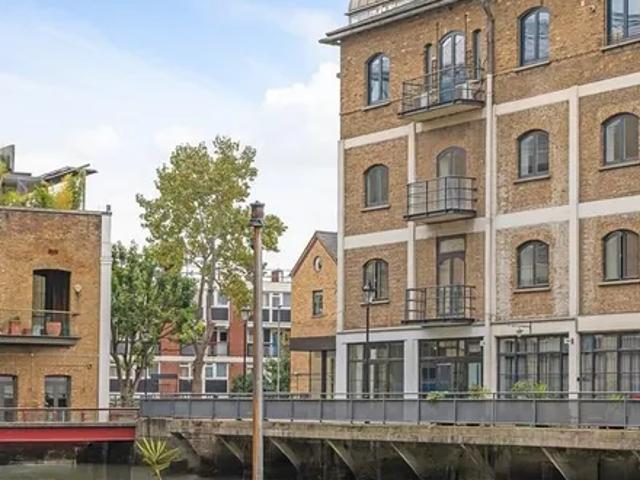 20 Parkgate Road, London, SW11 4NW, United Kingdom | 2 bed house for rent #167865949 | Rentberry