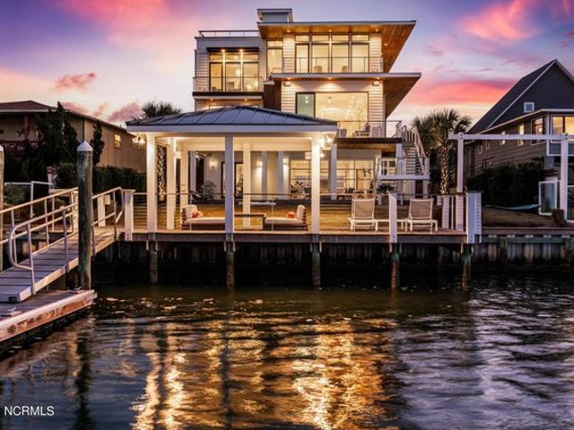 20 Pelican Dr, Wrightsville Beach, NC 28480
