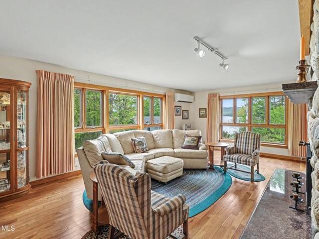 20 Pharaoh Dr, Schroon Lake, NY 12870