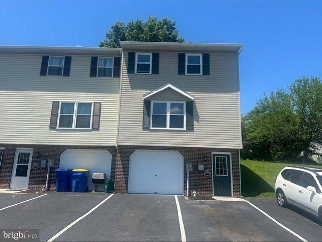 20 Pine Dr, Manchester, PA 17345
