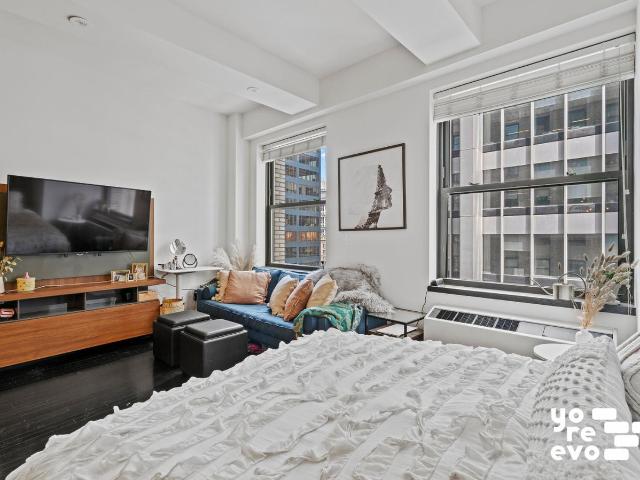 20 Pine Street 2112