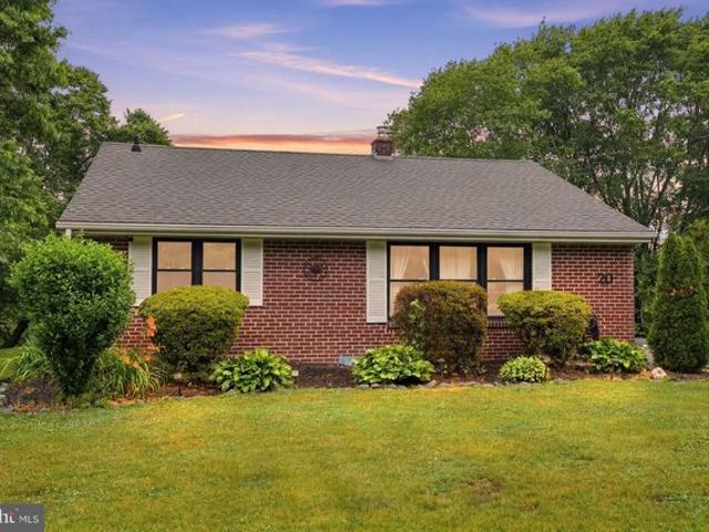 20 Poplar Rd, Ringoes, NJ 08551