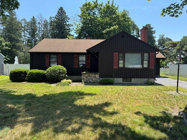 20 Pleasant St, Ludlow, MA 01056