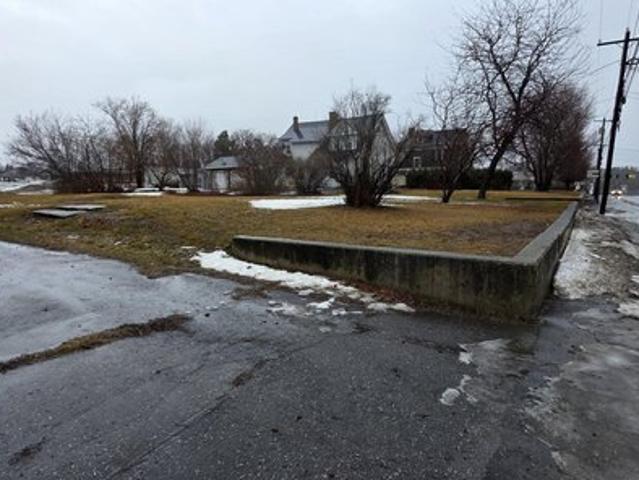 20 Presque Isle St, Fort Fairfield, ME 04742