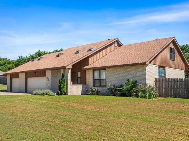 20 Raintree St, Ponca City, OK 74604