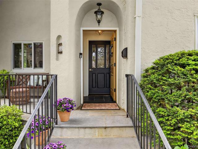 20 Raynor Avenue