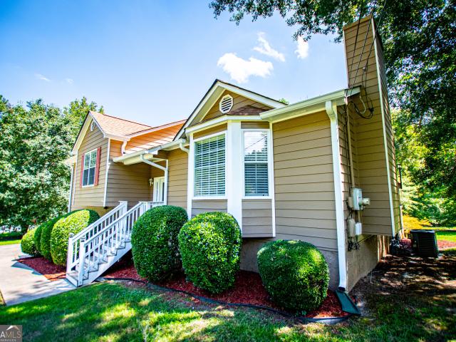 20 River Oak Court