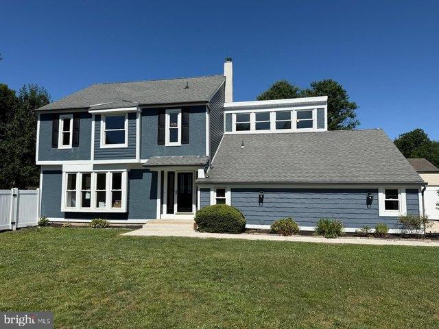 20 Rose Ct, Mount Laurel, NJ 08054