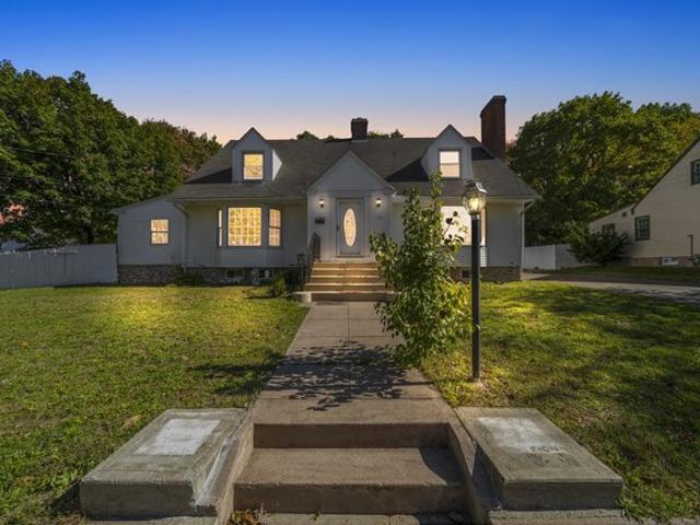 20 Rosina Rd, Hamden, CT 06514
