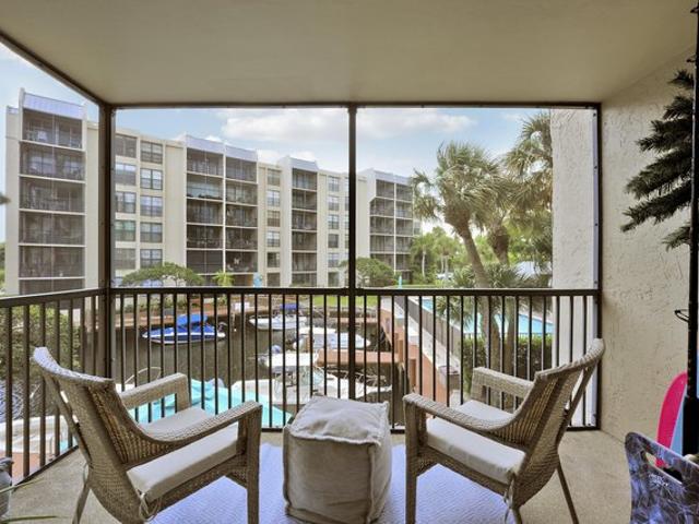 20 Royal Palm Way Unit 204, Boca Raton, FL 33432