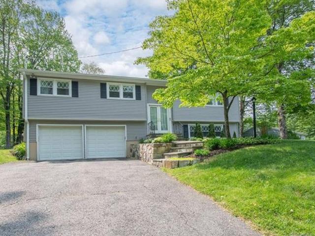 20 Royal Rd, Danbury, CT 06811