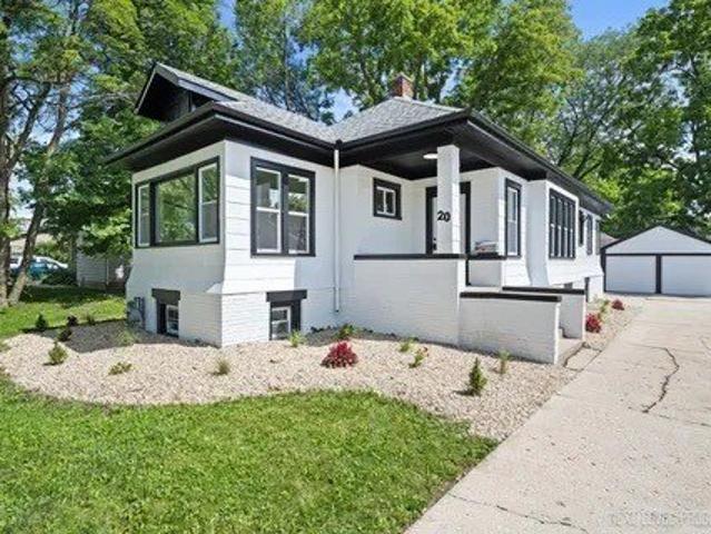 20 S Central Ave, Aurora, IL 60506