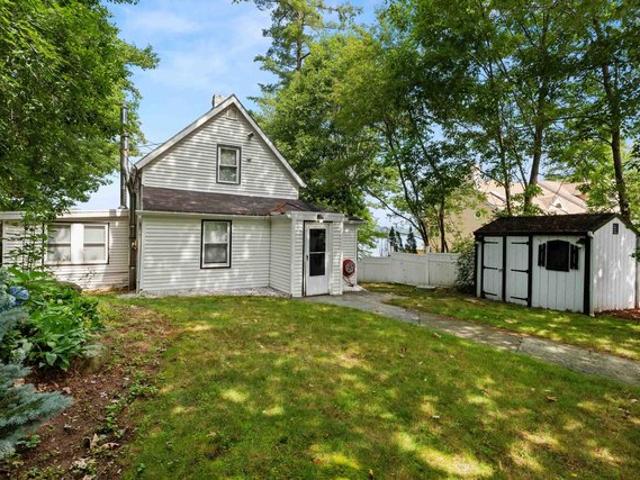 20 S Shore Rd, Salem, NH 03079