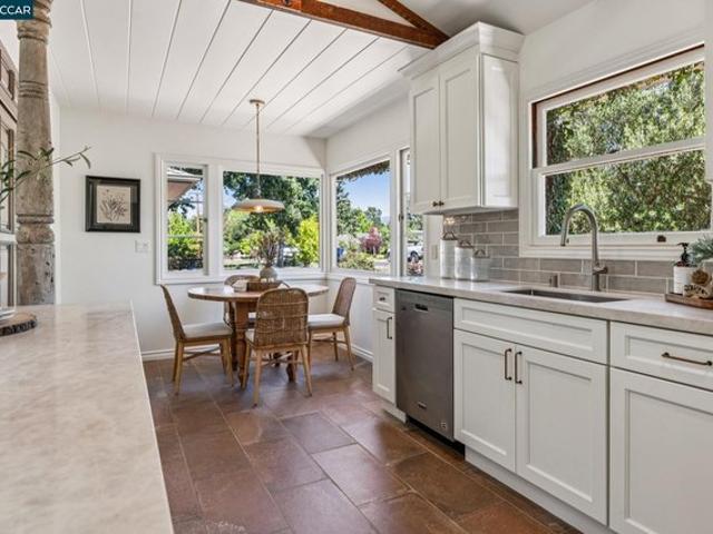 20 Santa Rita Dr, Walnut Creek, CA 94596