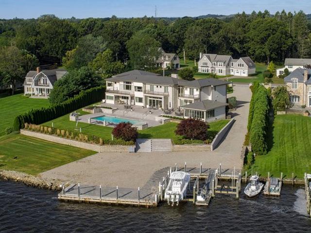 20 Saltus Dr, Old Saybrook, CT 06475