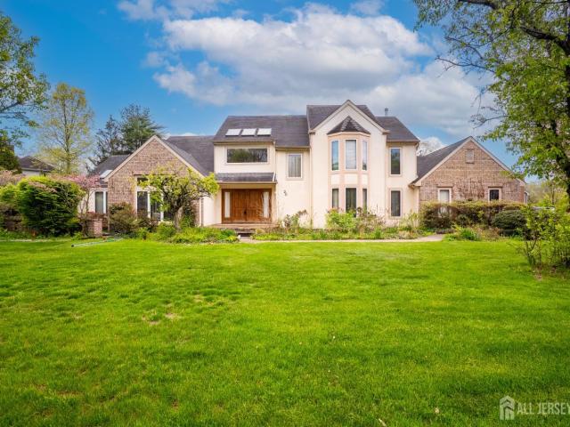 20 Sapphire Drive