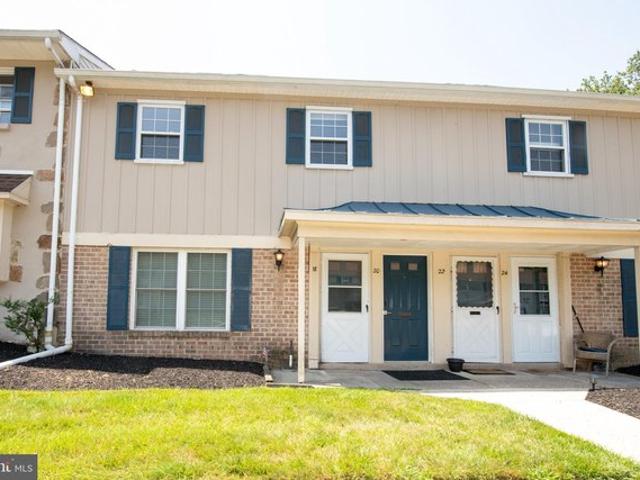 20 Shannon Dr, North Wales, PA 19454