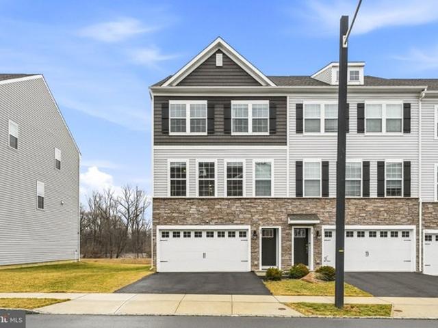 20 Sisters Farmstead Rd, Mount Laurel, NJ 08054