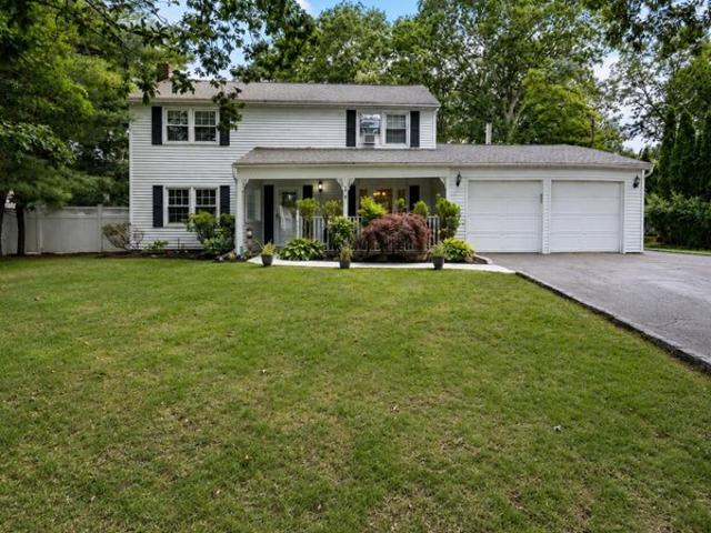 20 Spaulding Ln, Stony Brook, NY 11790
