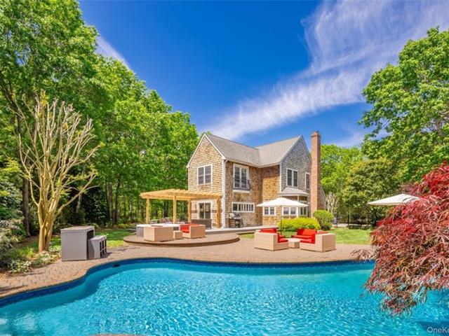 20 Spinnaker Way, Southampton, NY 11968