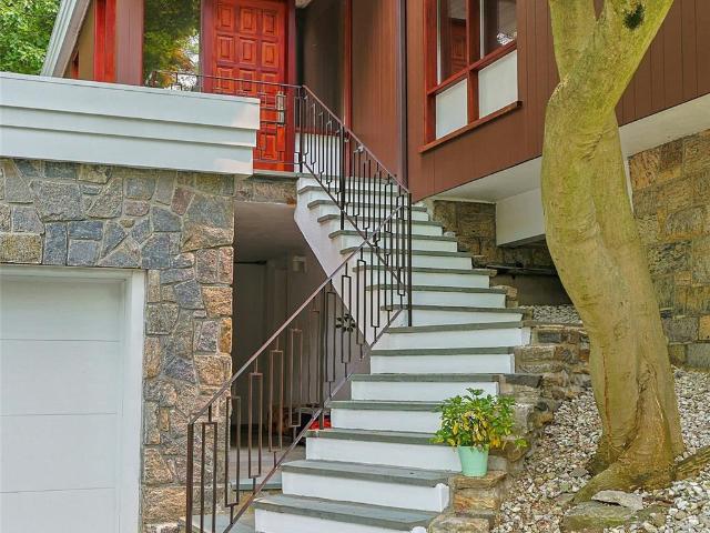 20 Sprain Valley Road