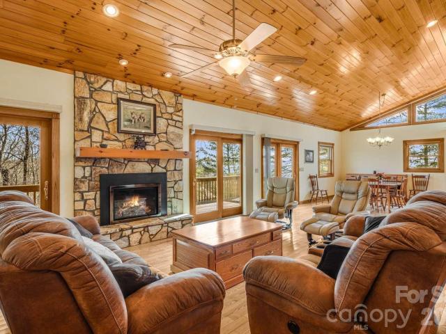 20 Stony Crest Drive