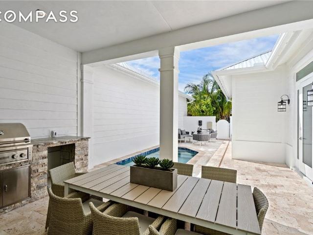 20 Strand Dr, Vero Beach, FL