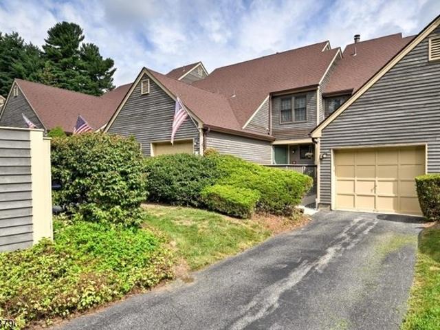 20E Quincy Ln Unit E, West Milford, NJ 07480