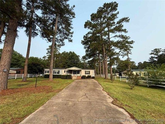 21040 McLaughlin Rd, Laurinburg, NC 28352
