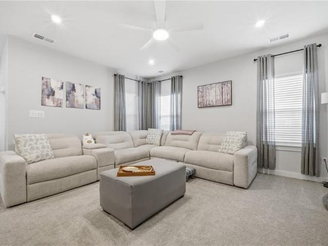 2104 Mainsail DR
