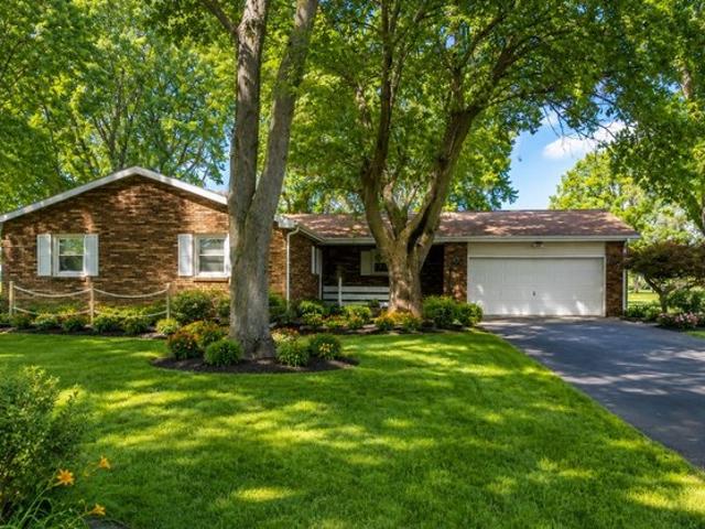 2104 Melvin Rd, Rock Falls, IL 61071