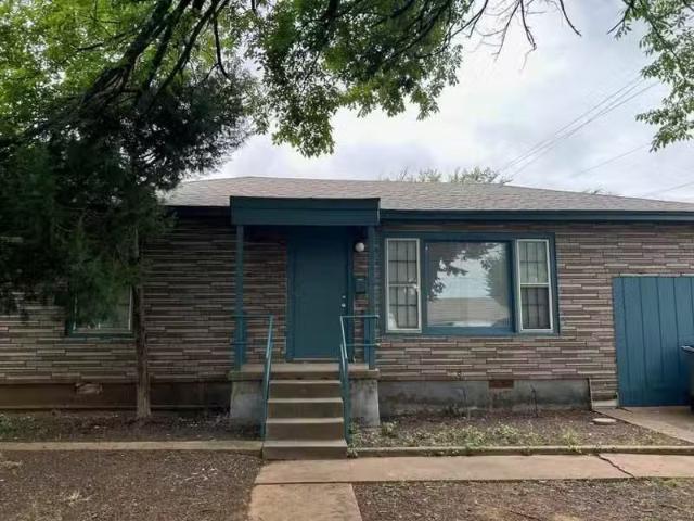 2104 NW Denver Ave 2104 Nw Denver Ave