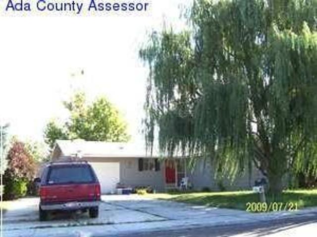 2104 NW 12th~Well cared for home in convenient Meridian neighborhood