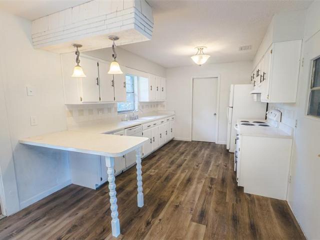 2104 NE 51st Pl, Ocala, FL 34479 | Compass