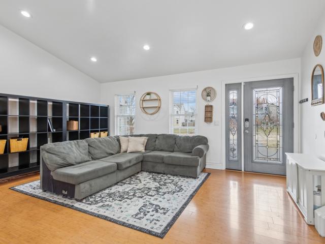 2104 Oakleaf Lane
