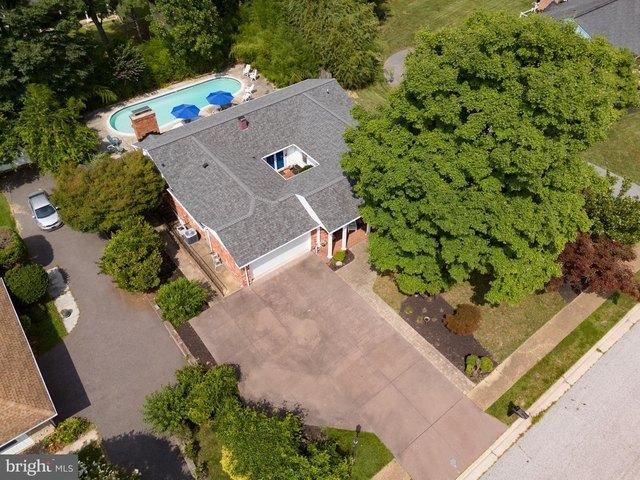 2104 Cedar Circle Dr, Catonsville, MD 21228