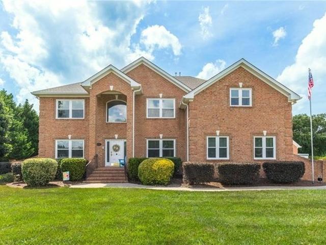 2104 Hickory Forest Dr, Chesapeake, VA 23322