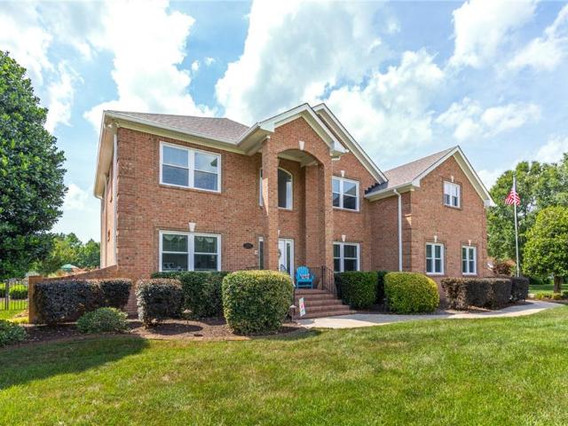 2104 Hickory Forest Dr