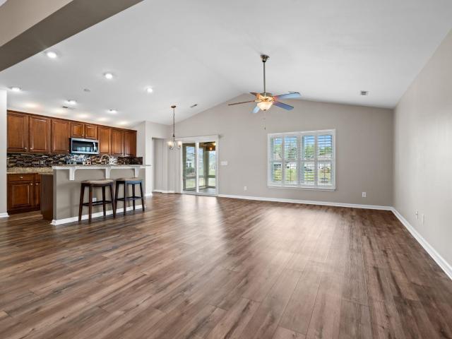 2104 Jarvis Ln. NW