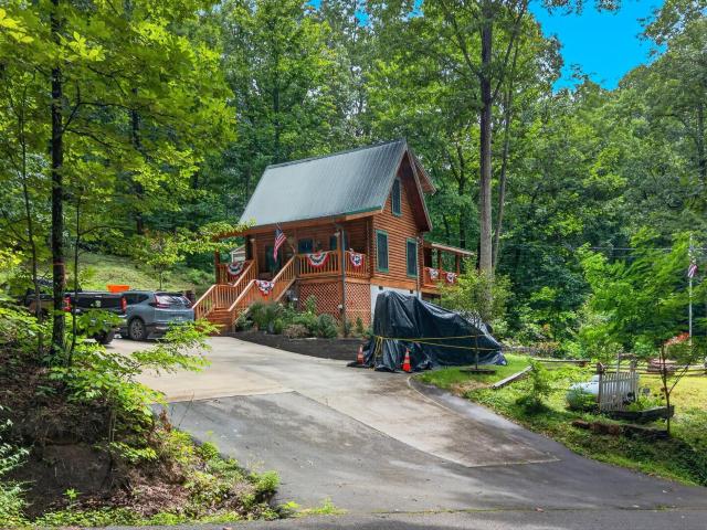 2104 Reid Ln, Pigeon Forge, TN 37876 | MLS #1348