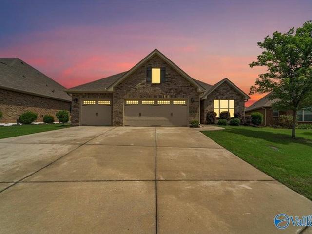 2104 S Meadows Dr SW, Huntsville, AL 35803