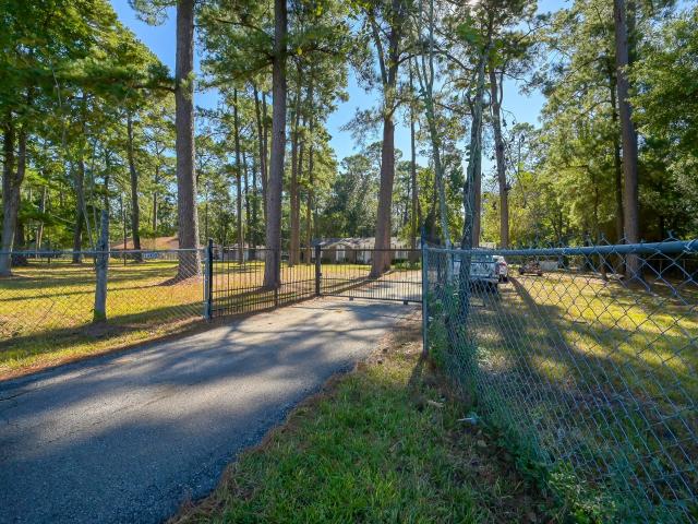 2104 Spring Creek Dr, Spring, TX 77373 | MLS #67796