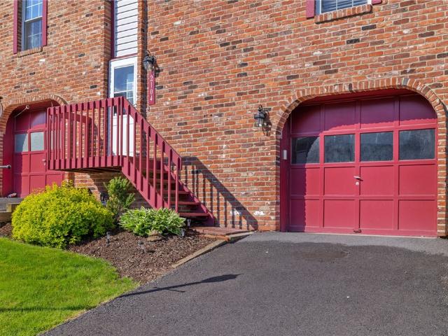 2104 Timberglen Dr