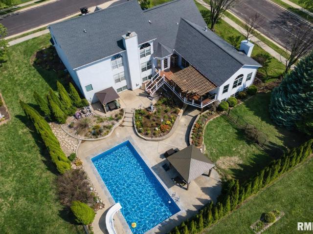 2104 W Broadland Dr, Dunlap, IL 61525 | Compass