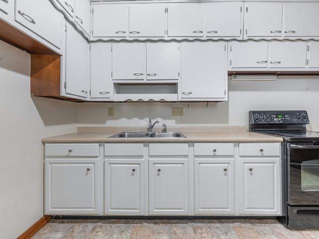 2104 2110 Wyoming Street 2 Bedroom Apartment for Rent at 2104 2110 Wyoming Street, Dayton, OH 45410 Twin Towers
