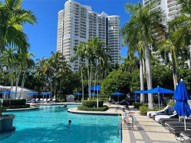 21050 Point Pl Unit 702, Aventura, FL 33180